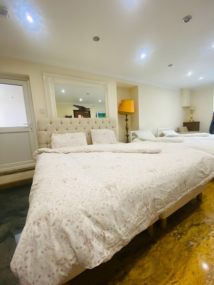 Travelstart | Aron Guest House