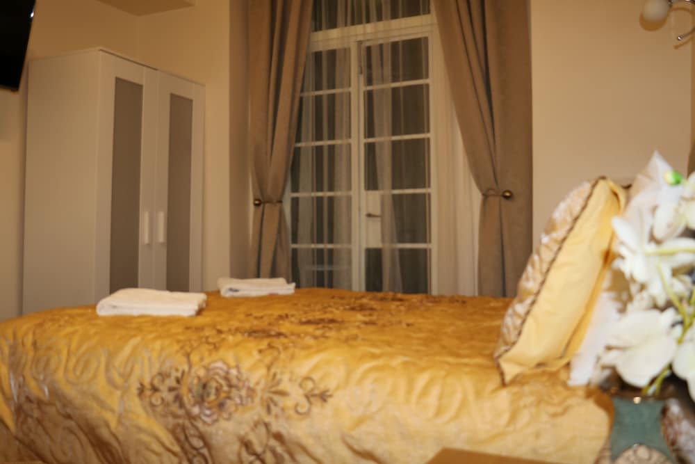 Travelstart | Barry House